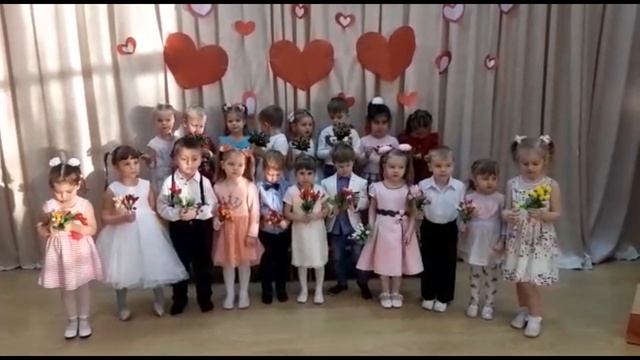 "Сюрприз для мамы"  - поздравление с Днем матери от воспитанников средней группы № 3