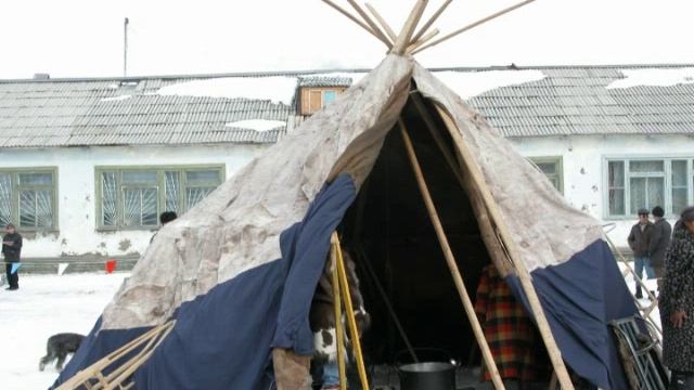 Чукча в чуме