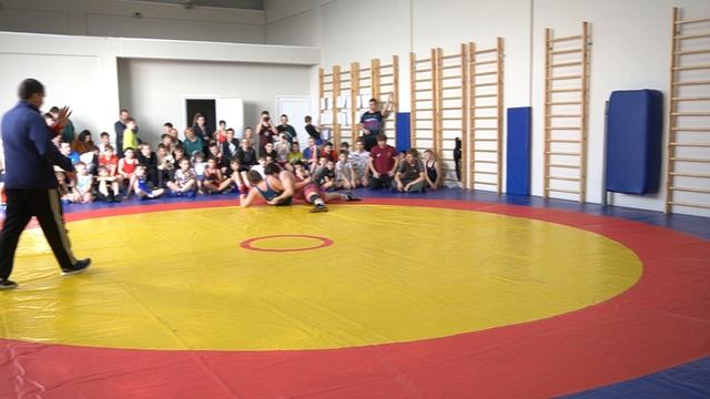 Поединок борцов в самой тяжёлой весовой категории!