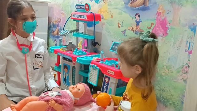 Куколки заболели😯Играем и лечим малышей ✨