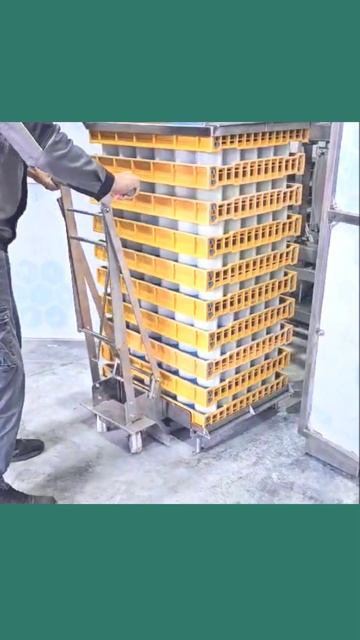 Тележка для мультиформ с мягким сыром