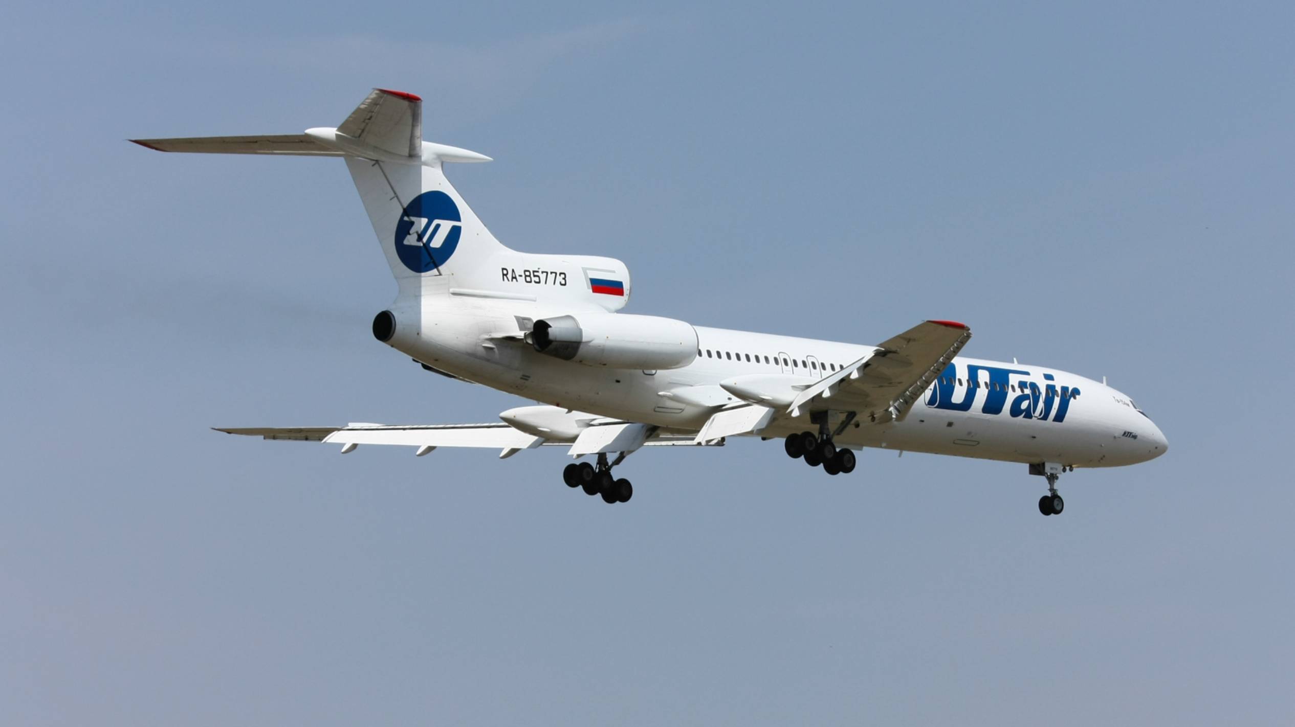 Самолёт Ту-154М покидает Ростовский аэропорт