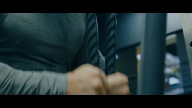 Роман Курцын тестирует оборудование DHZ Fitness