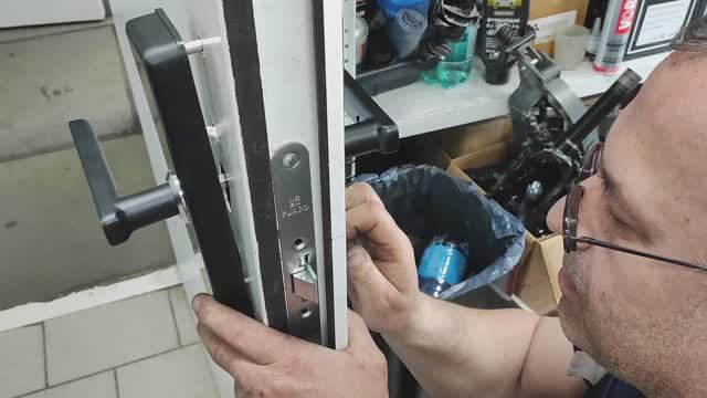 Установка электронного замка своими руками