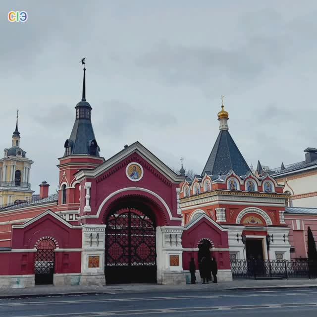 Москва. Покровский монастырь.К блаженной Матроне.mp4