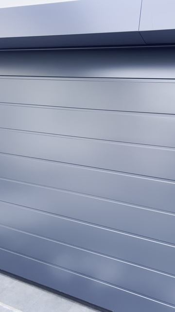 Тепло в гараже: Как сэндвич-панели сохраняют комфорт в холодную погоду