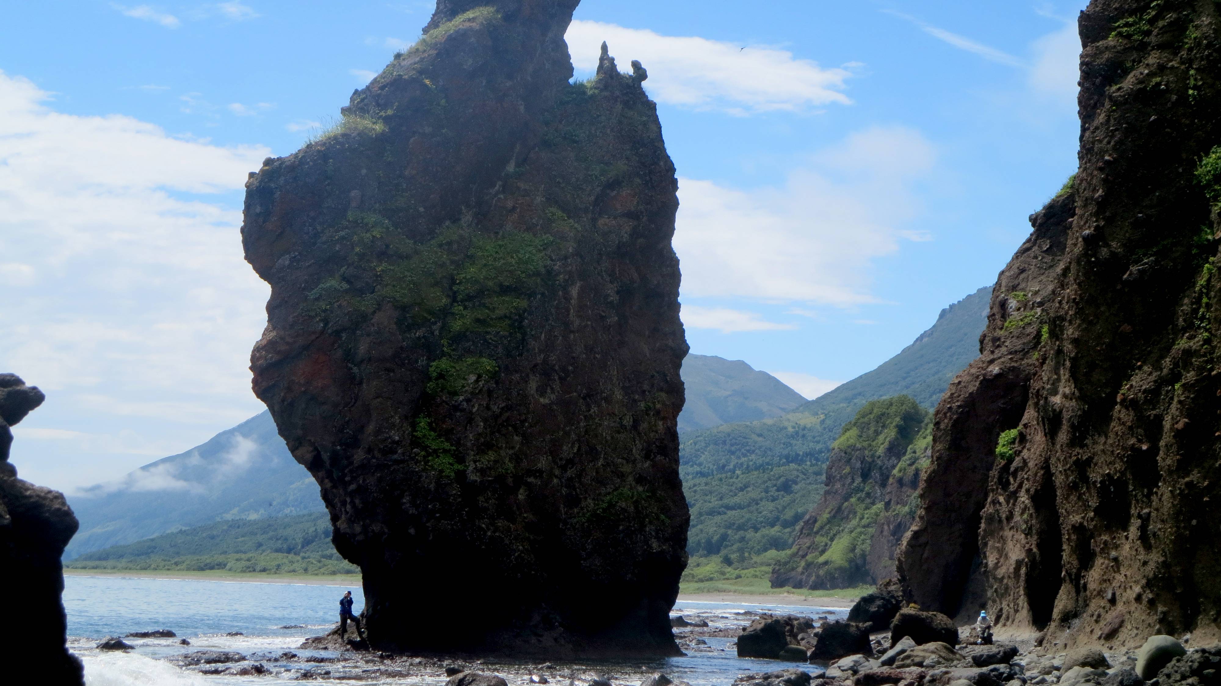 Далекий Сахалин. Какой он? Ч.7. Скалы в бухте Бурунная. Путешествие на краю света.