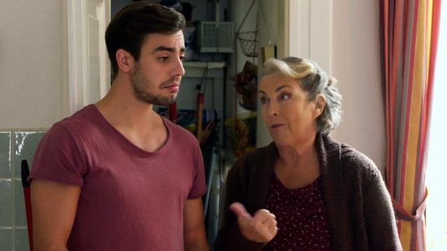 Nicos Weg _ A1 Folge 47_ Haushaltsarbeit