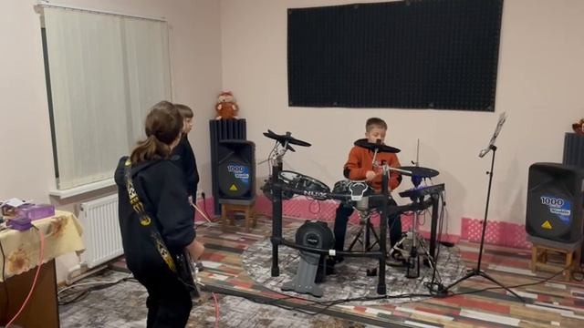 Виталий, Денис и Иван - 12, 10 и 8 лет