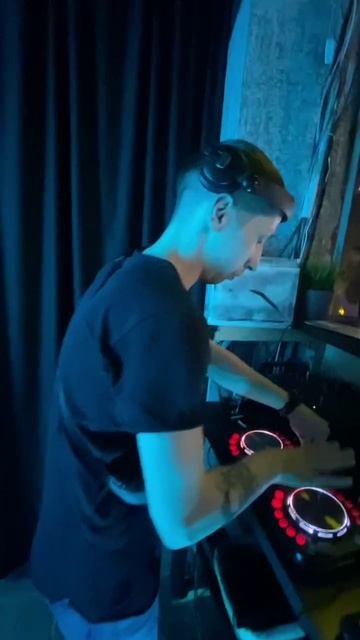 В БАРАХ И ЛОФТАХ НА ДНЯХ РОЖДЕНИЯ