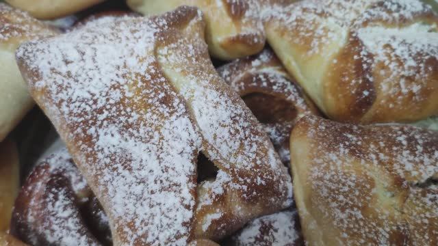 Наивкуснейшие булочки ,по простому рецепту.