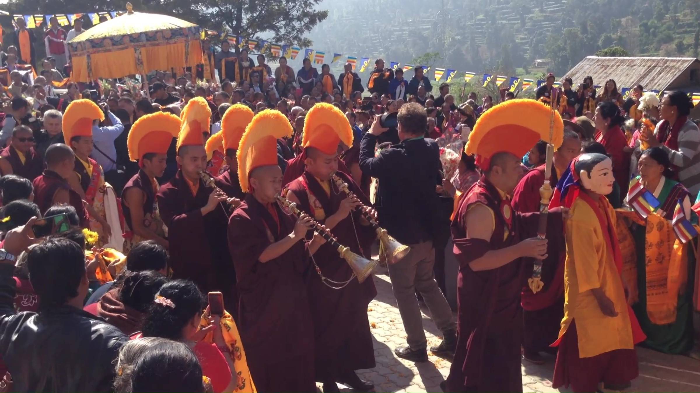 Его Святейшество Гьялва Кармапа ХVII Тринле Тхае Дордже прибыл в Непал на инаугурацию Нала Гомпы.