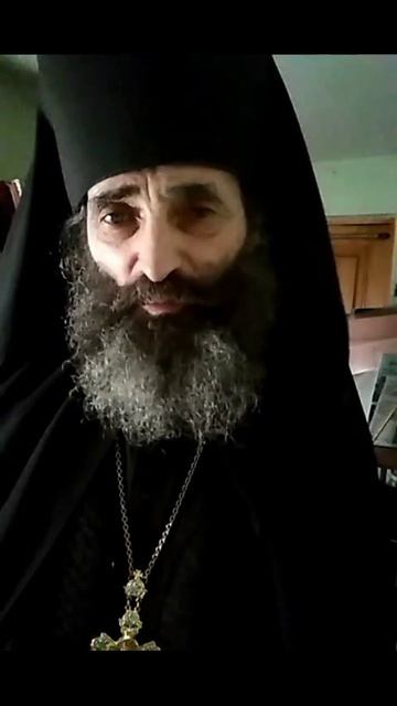 Бабушки, не командуйте! Покажите пример послушания