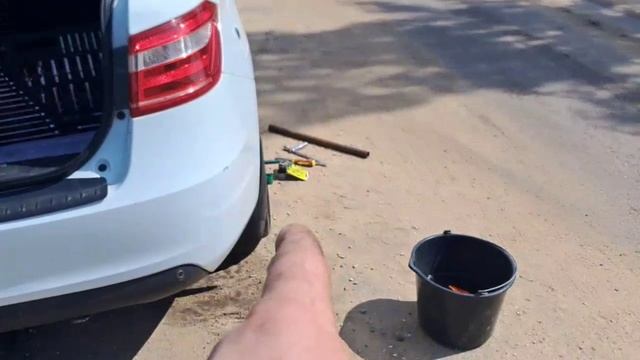 Установка брызговиков от Весты Кросс