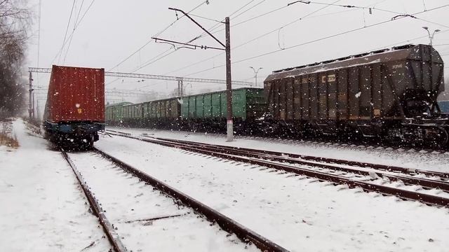 Электровоз ВЛ11 179Б с грузовым составом станция Чехов