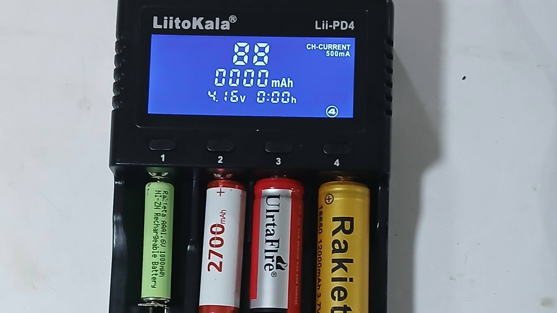 Интеллектуальное зарядное устройство LiitoKala Lii-PD4