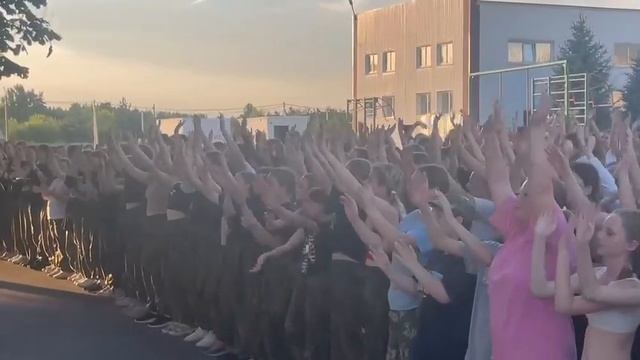 Дуэт  БраТцы  - Впер д, Россия  (480p)