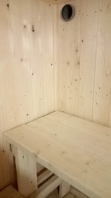 Баня просто обшита тёсом.