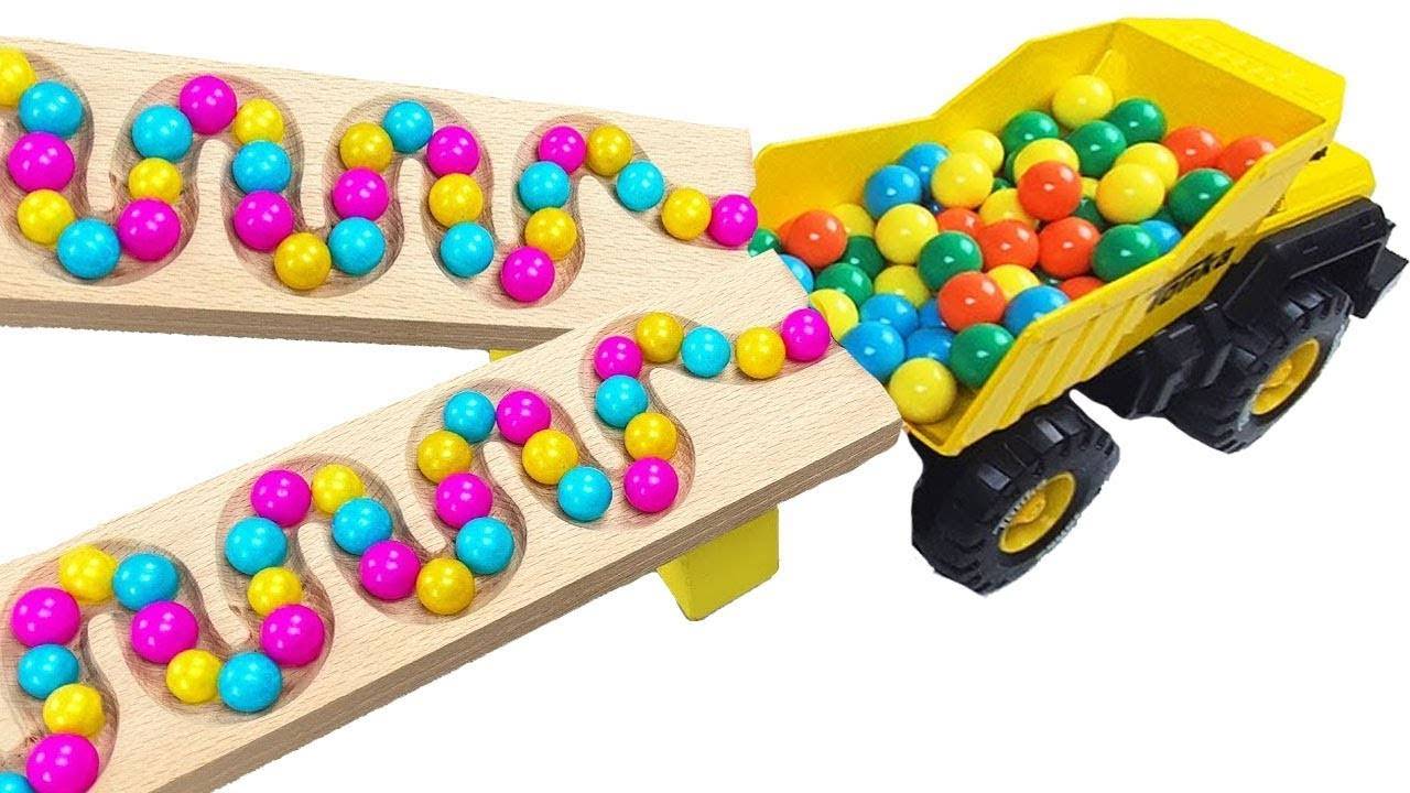 ГОНКА ШАРИКОВ по склону 🚌 HABA, самосвал и мусоровозы, мультики для детей, мультики маленьким, АСМР