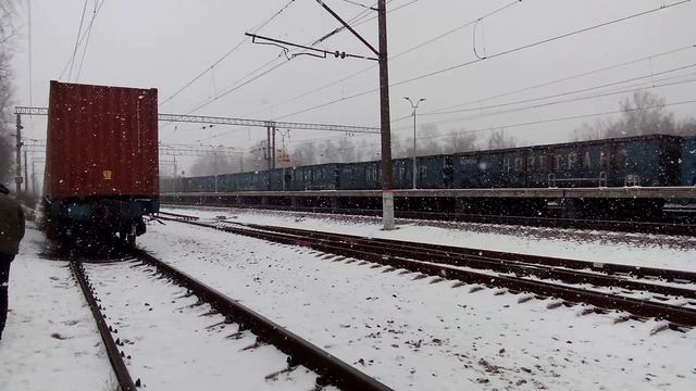 Электровоз ВЛ11 265 с грузовым составом станция Чехов