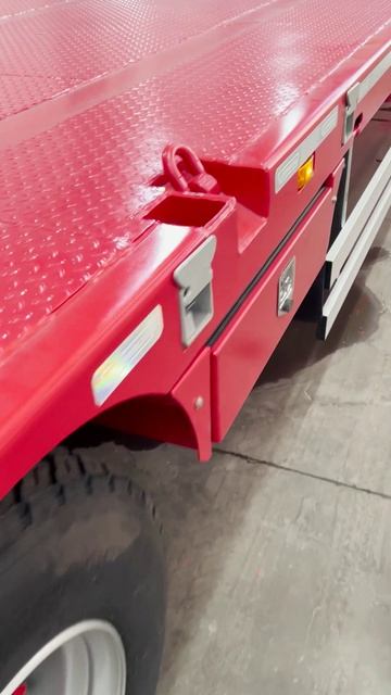 Высокорамный JTB-40 В с механическими трапами отправился в Красноярск