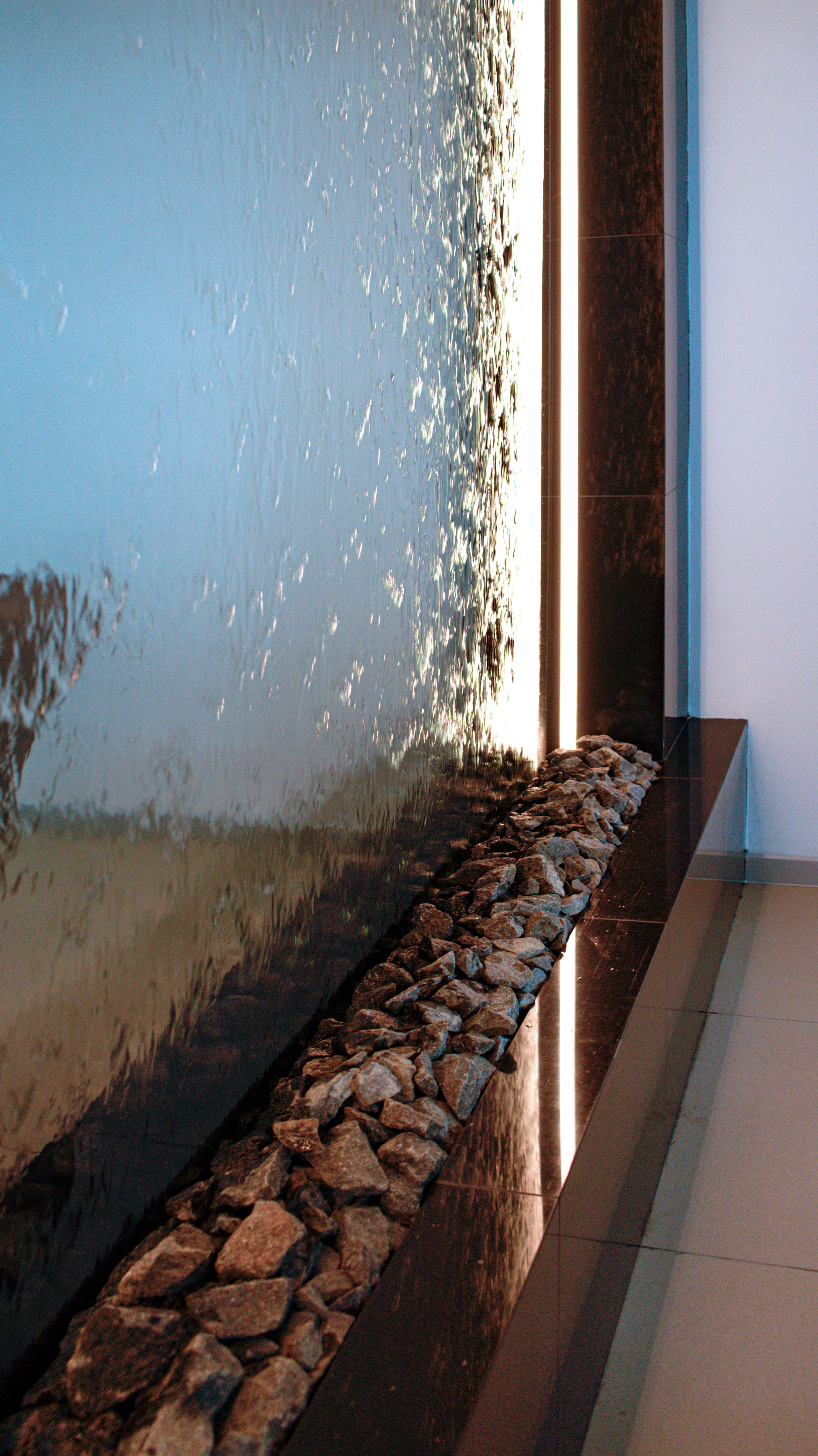 Интерьерный водопад в офисе