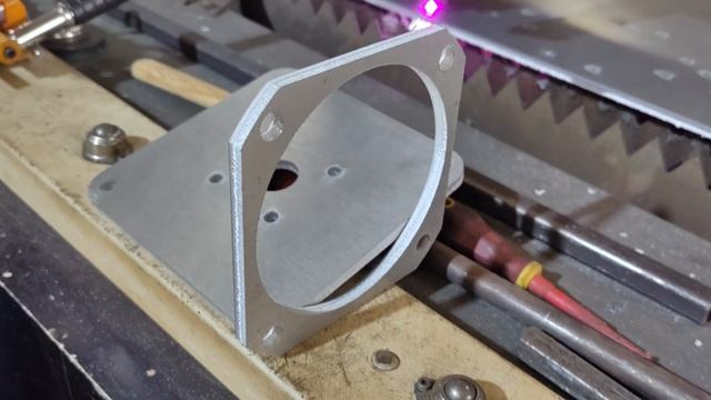 Лазерная резка, алюминий, лист 8 мм