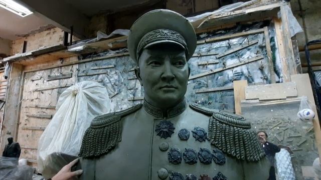 Бюст Чойболсана в мастерской у С.А. Щербакова