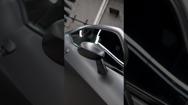 Оклейка Dodge Challenger серым матовым полиуретаном