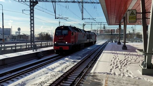 Тепловоз 2ТЭ25КМ-0299 (ТЧЭ-2) следует резервом.