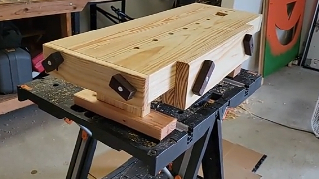 Бюджетный мини верстак.