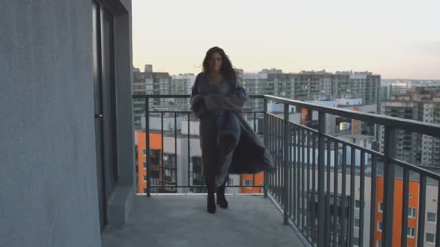 Популярные эстрадные песни. "Не виноваты" Сергей Тарасов, автор-исполнитель. Танцевальный шоу балет.