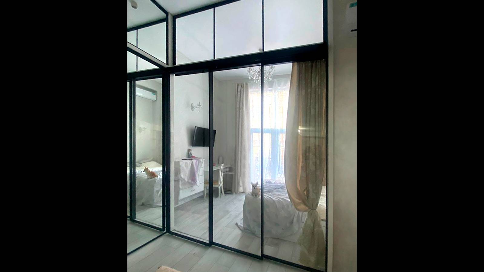 Телескопическая перегородка из стекла на заказ