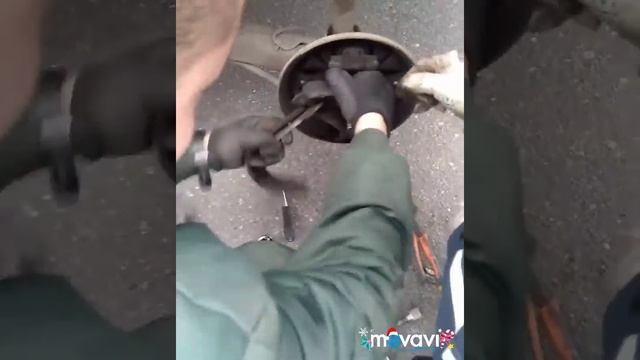 Фольксваген Венто , гольф 3. замена задних тормозных колодок.mp4