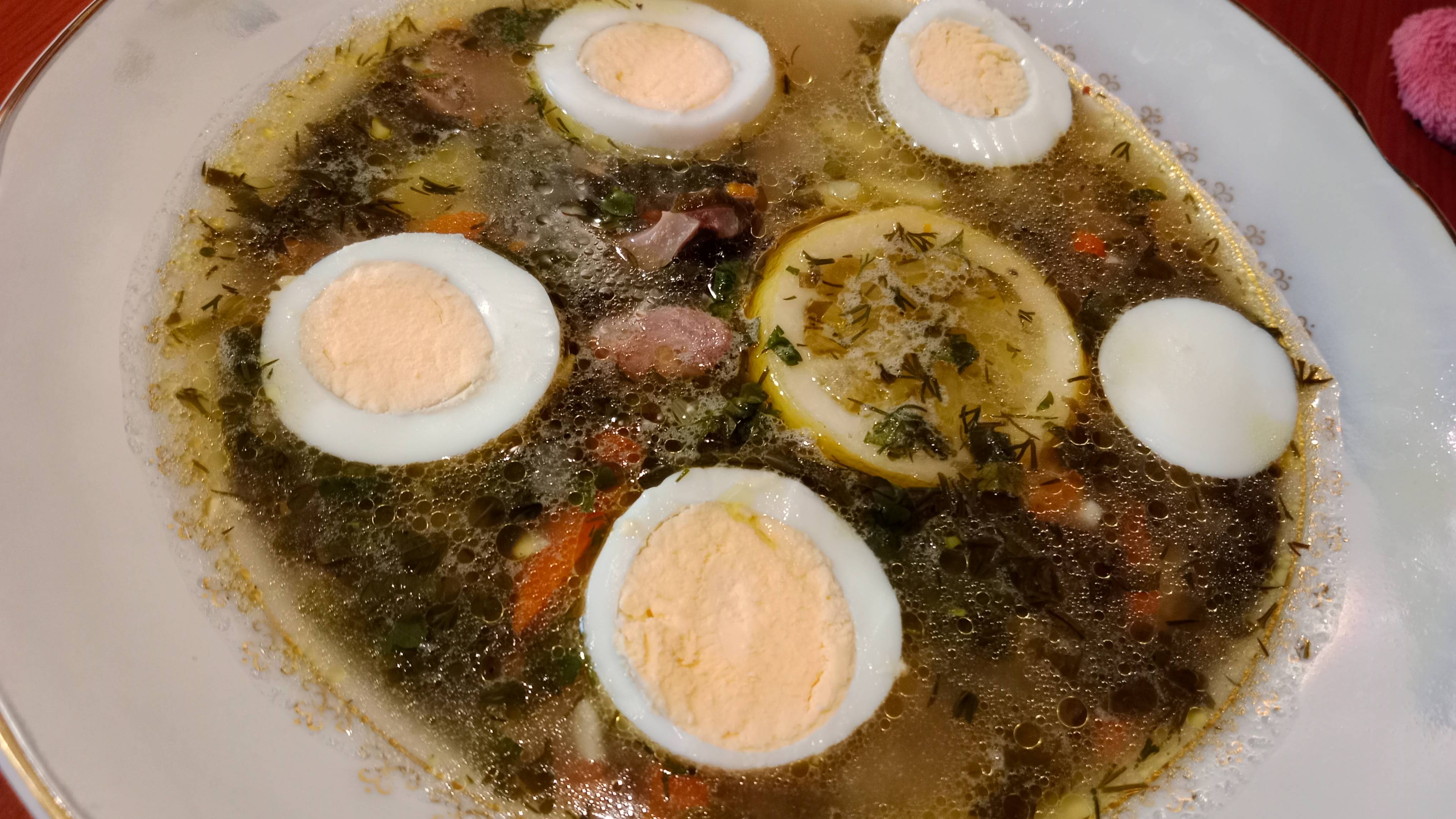 Щи зеленые из желудков индейки и морской капусты