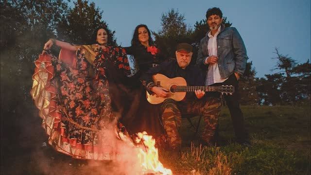 Цыганские песни, цыганские танцы "Хоп хоп хоп". Цыганский певец Сергей Тарасов. Цыганский коллектив.