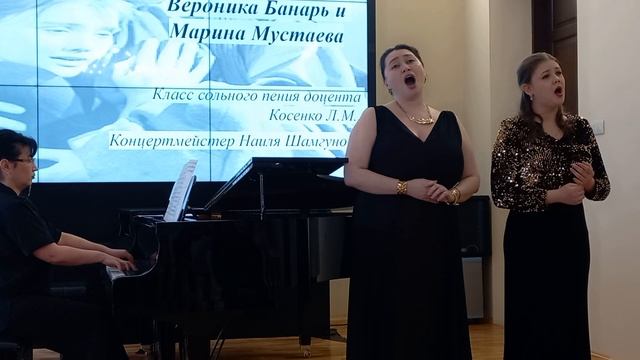 Н. Будашкин, стихи Г. Акулова "За Дальнею околицей" -поют Марина Мустаева и Вероника Банарь