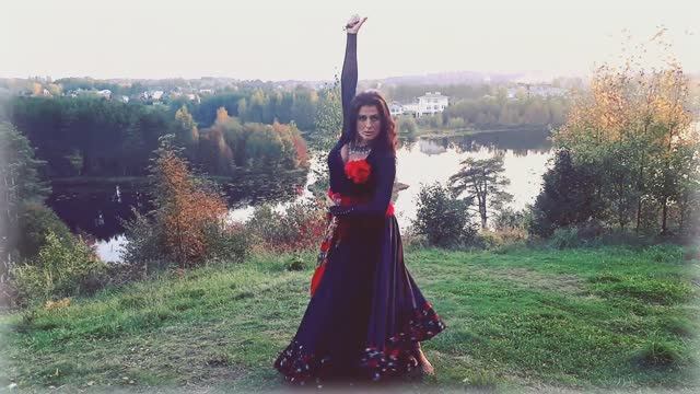 Цыганская песня "Дуй чурья". Певец Сергей Тарасов. Танцует Александра Усанова. Танец с кинжалами.