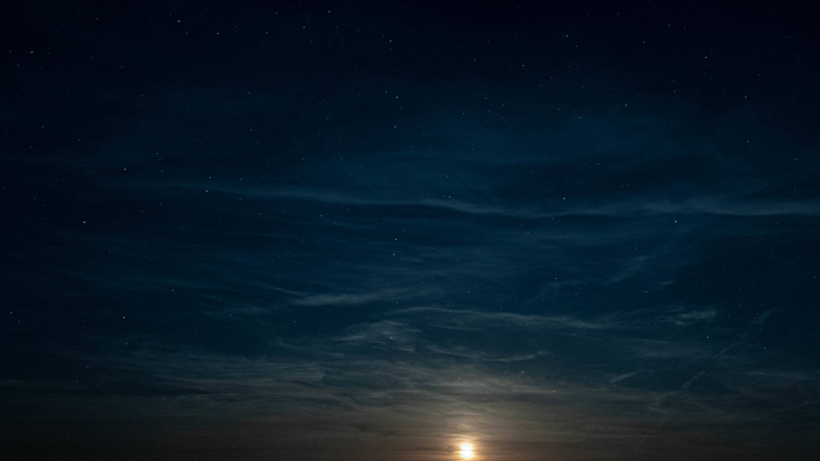 Смотрю на небо звёздною порою