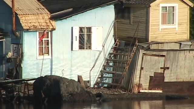 (ретро) дом на берегу б. Наездник