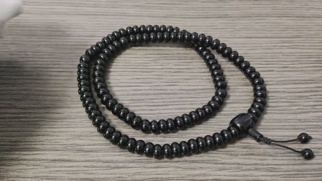 Мала 108 из черного оникса