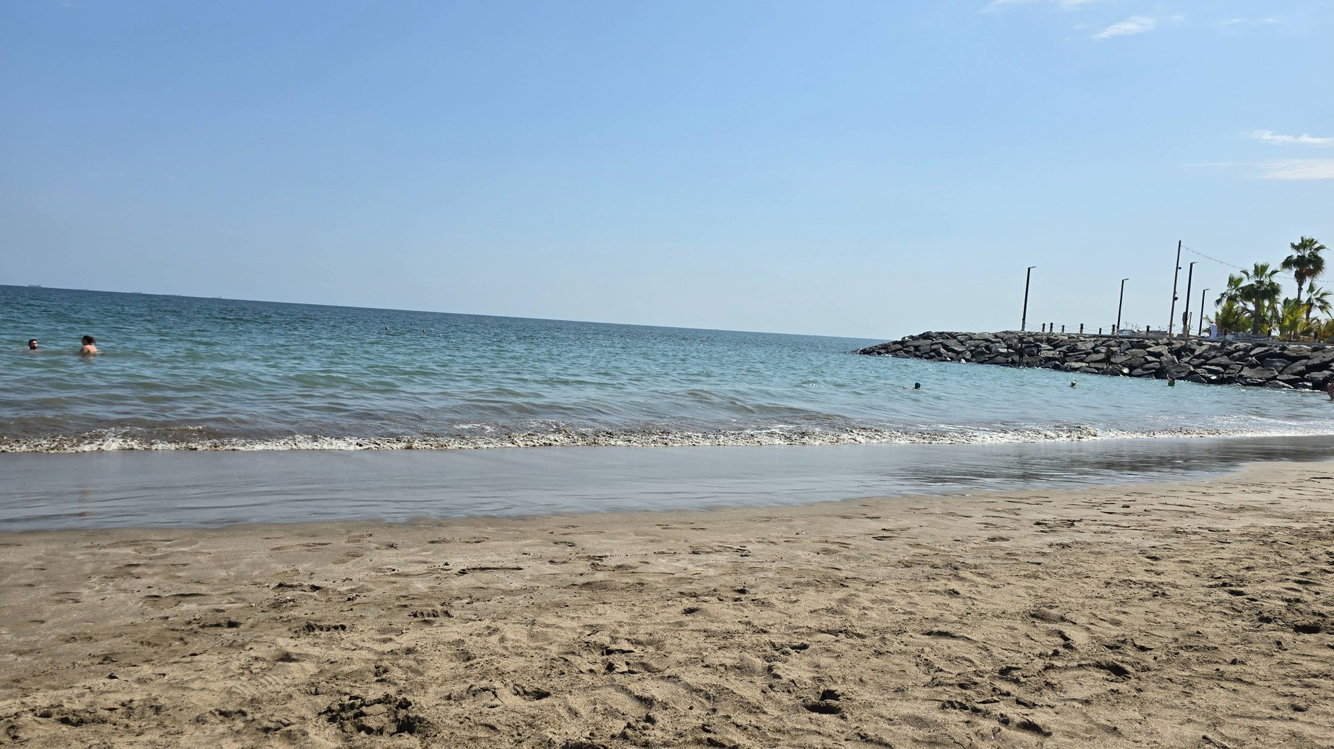 ОАЭ. Фуджейра. Оманский залив. Пляж Амбрелла бич. Соревнования скоростных катеров. Февраль 2025