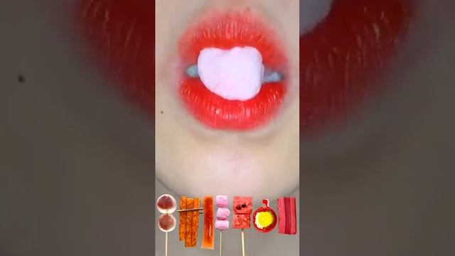 ASMR EMOJI КРАСНЫЙ ЗВУК ПОЕДАНИЯ ЕДЫ MUKBANG арбуз клубника желе виноград сушеный