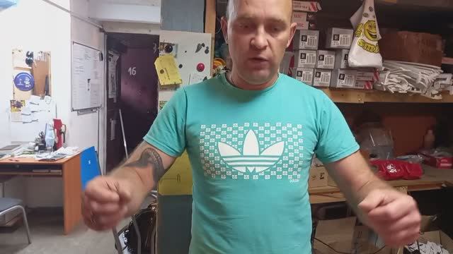 москитная сетка-сборка,что можно установить вместо ручек,которые высыхают и становяться хрупкими.