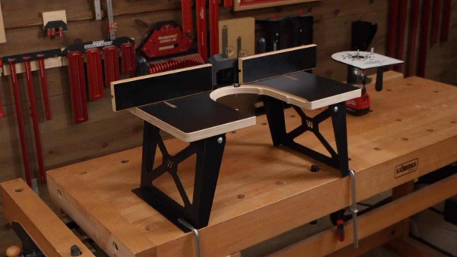 Мобильный стол для фрезера.