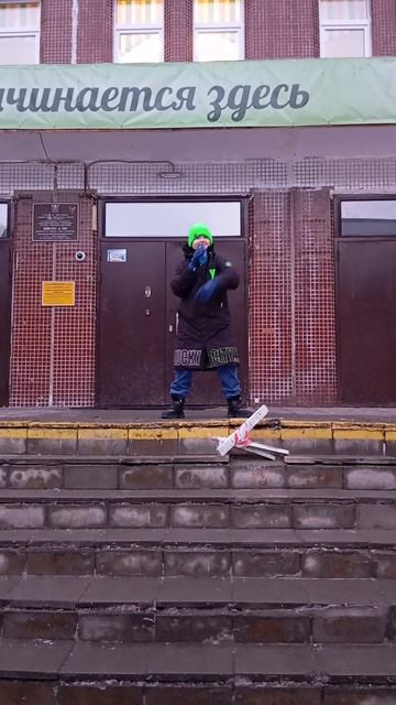 сидим с бобром за столом 🦫