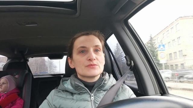 Фейсфитнес за рулем. Упражнение 5: улыбка с поджатыми губами