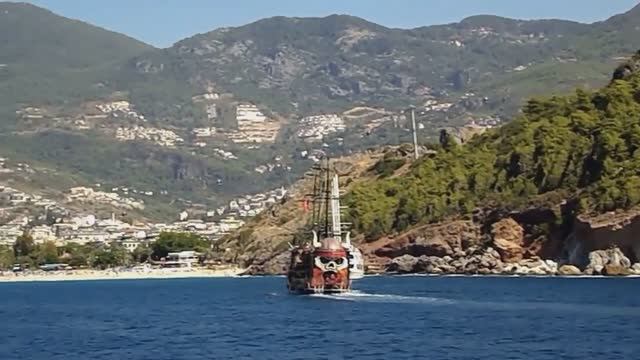 На пиратской яхте ZEVS в Средиземном море. Красивое море и море позитива! Турция ,часть 3.