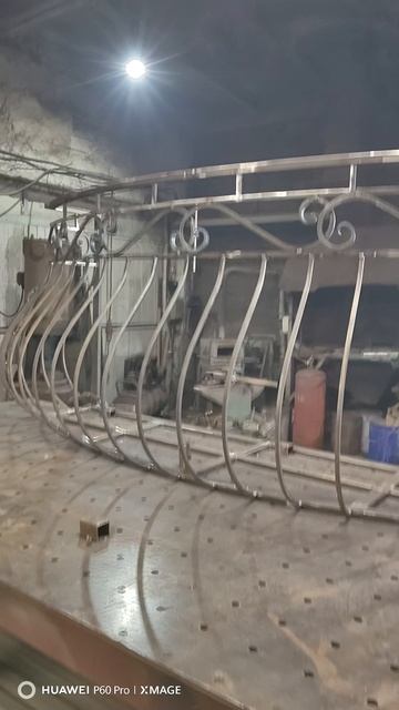 дутый балкон из металла