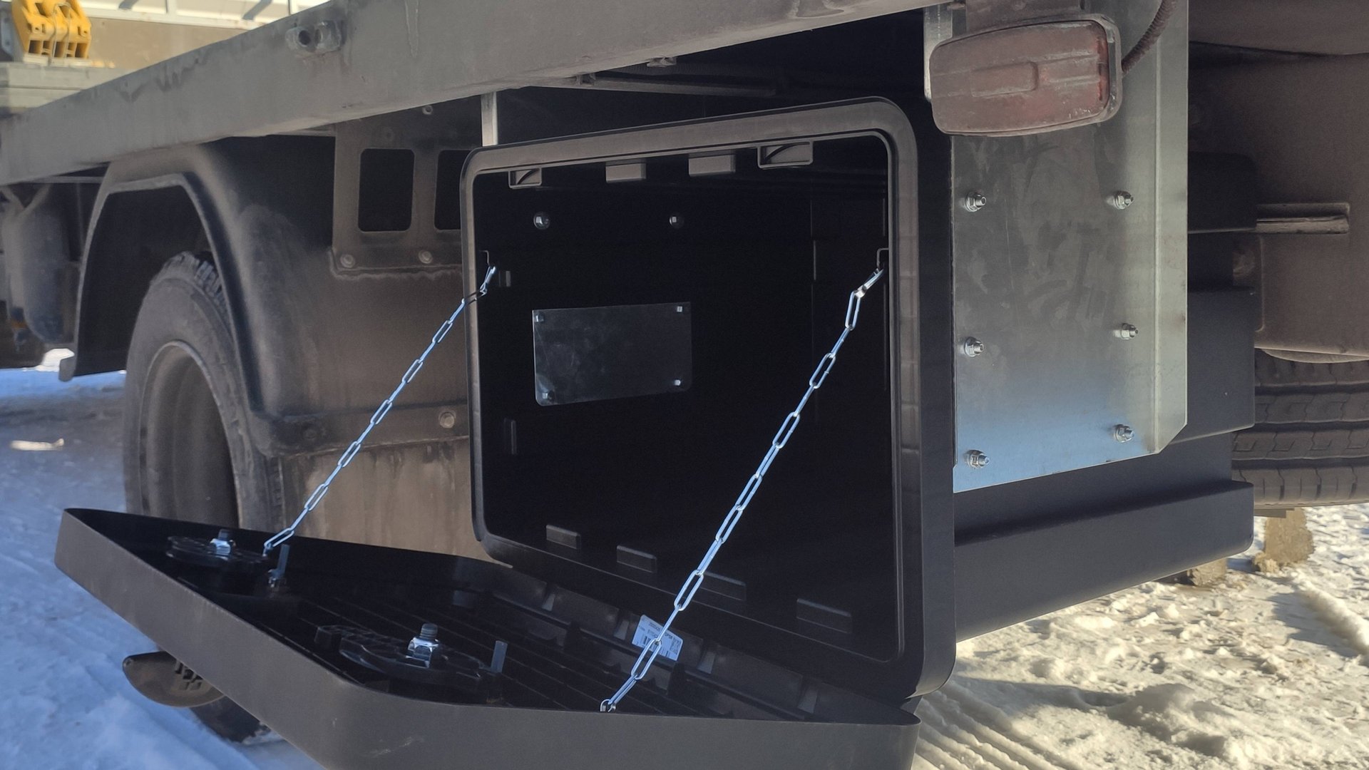 Ящик на грузовик